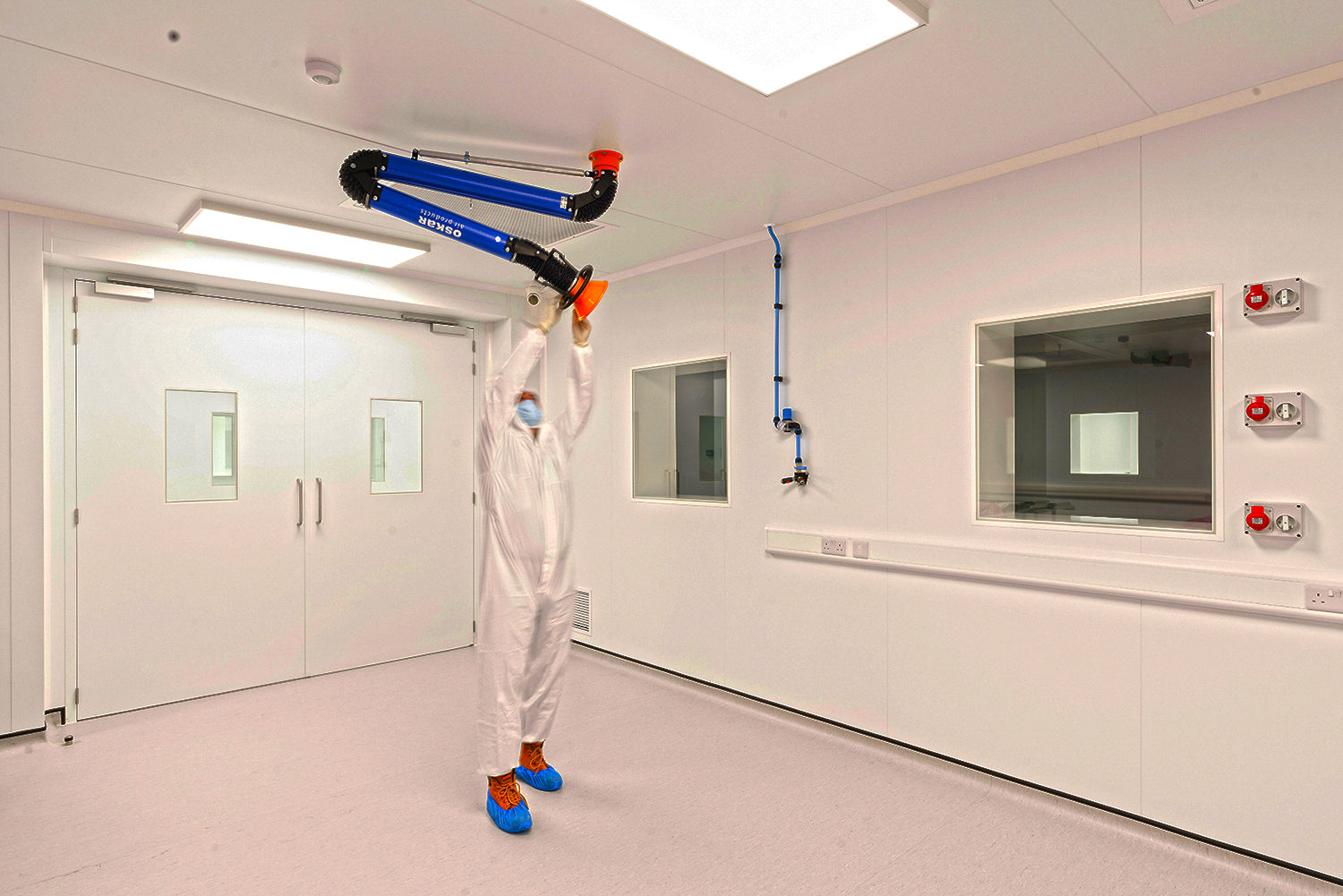 Containment Level 3 Laboratories (CL3) - Cleancube